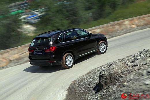 拒绝性能溢出 试驾宝马X5/X6 2.0T-中新网
