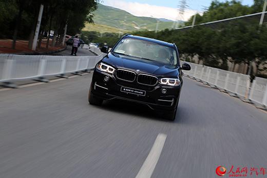 拒绝性能溢出 试驾宝马X5/X6 2.0T-中新网