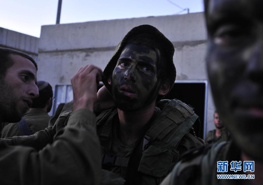 高清实拍：以色列士兵进行夜间巷战演习 -中新网